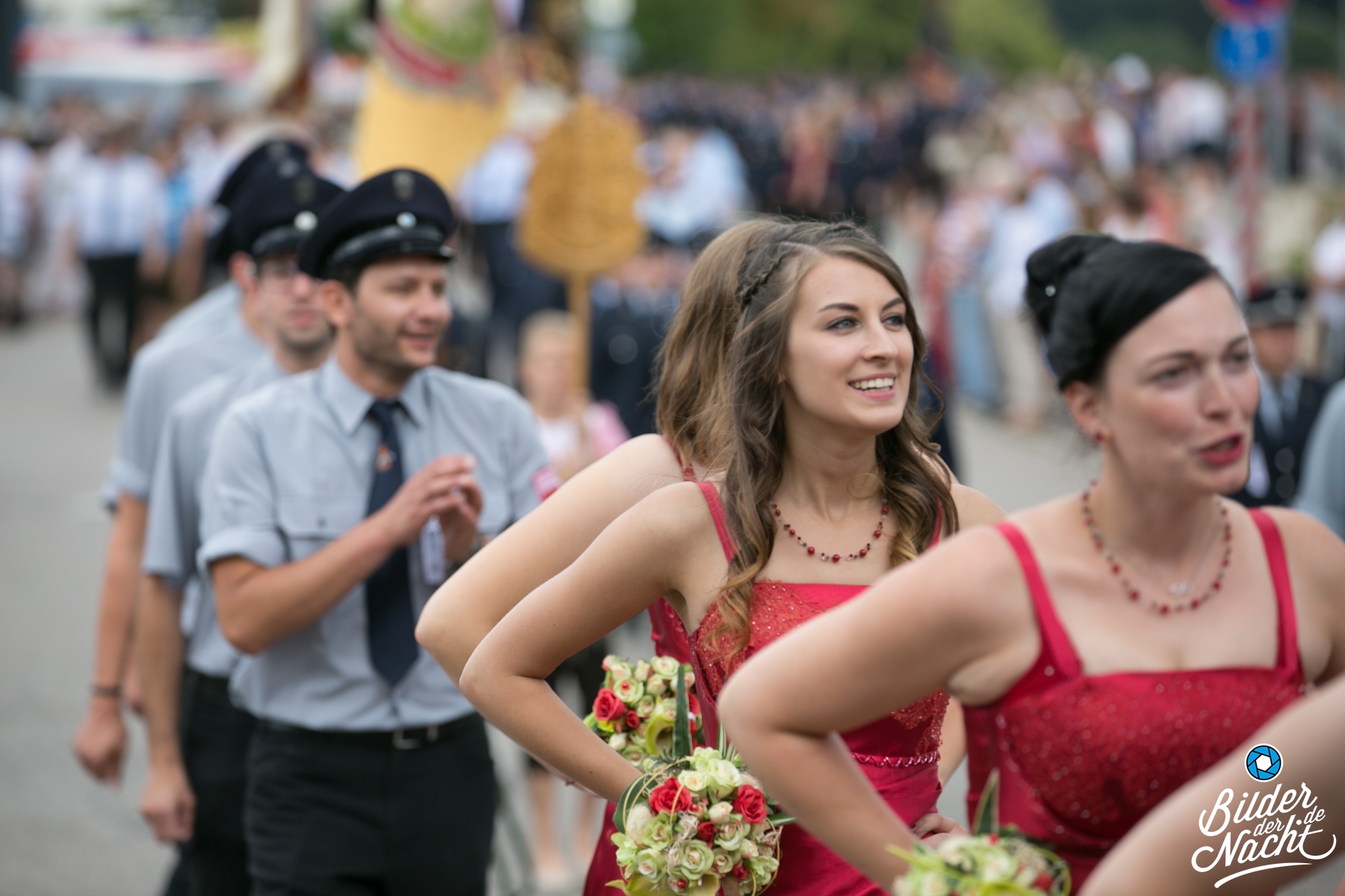 Bilderdernacht.de - 150 Jahre FFW Parsberg Festzug + Fahneneinzug