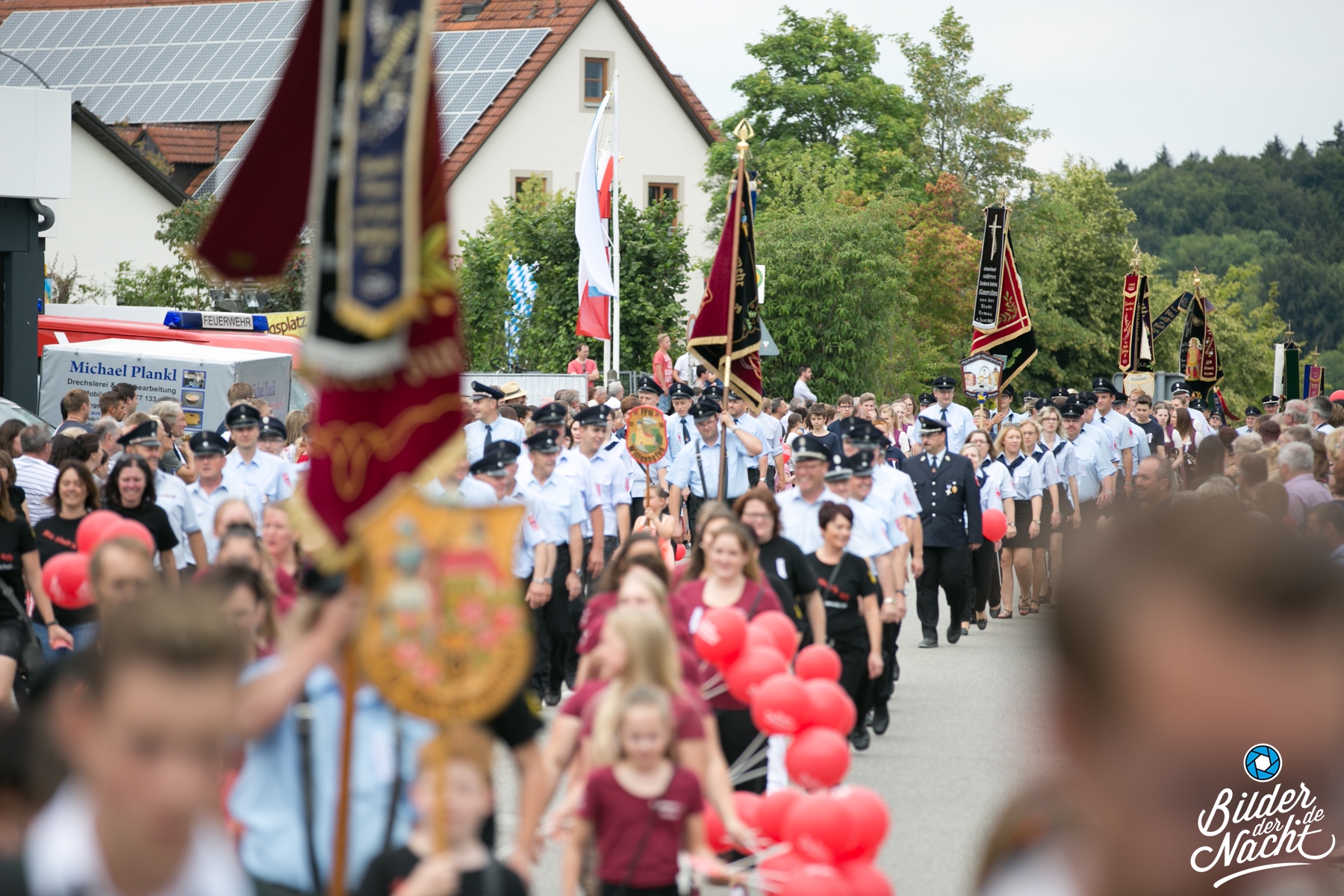 Bilderdernacht.de - 150 Jahre FFW Parsberg Festzug + Fahneneinzug