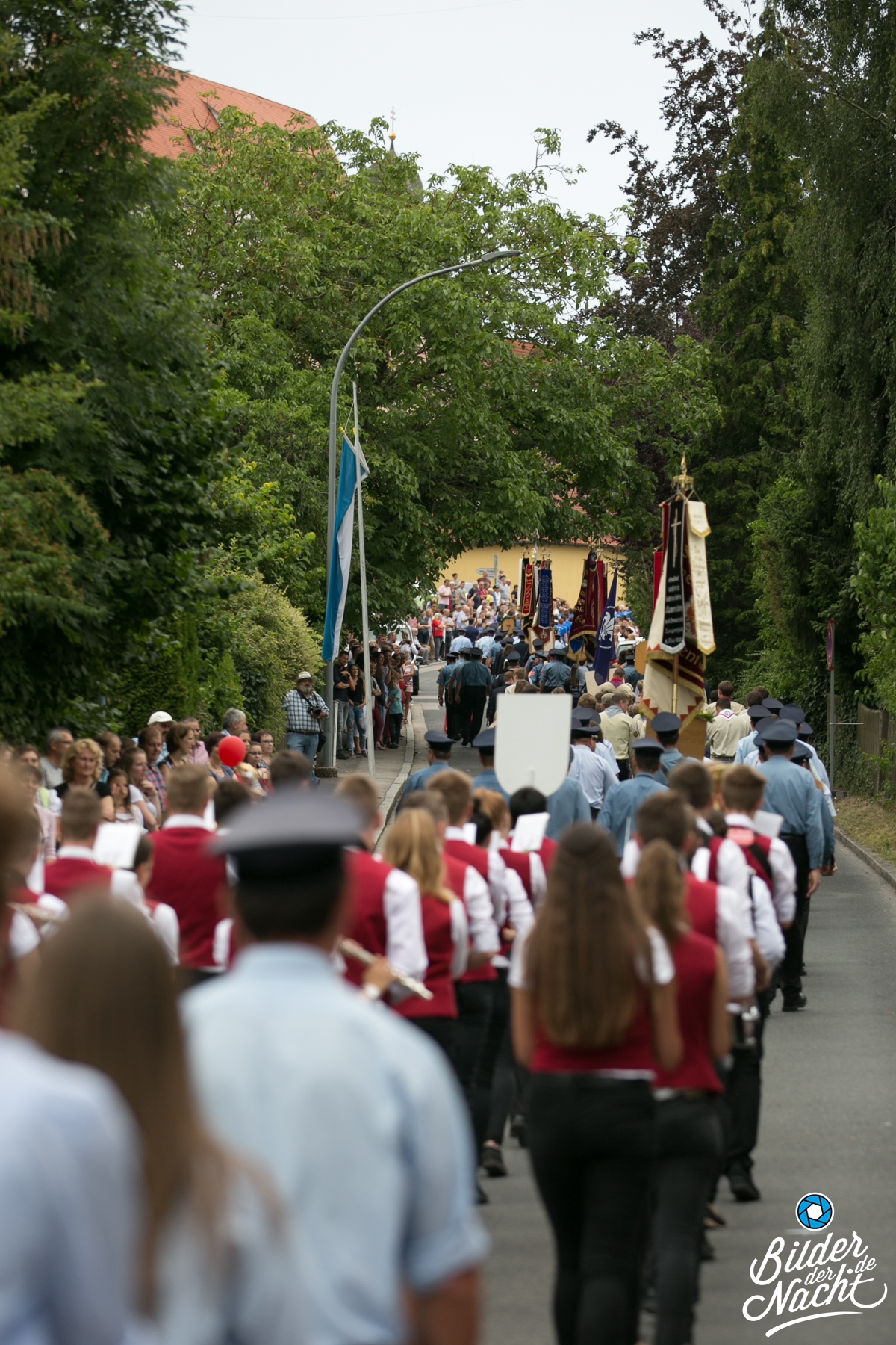 Bilderdernacht.de - 150 Jahre FFW Parsberg Festzug + Fahneneinzug